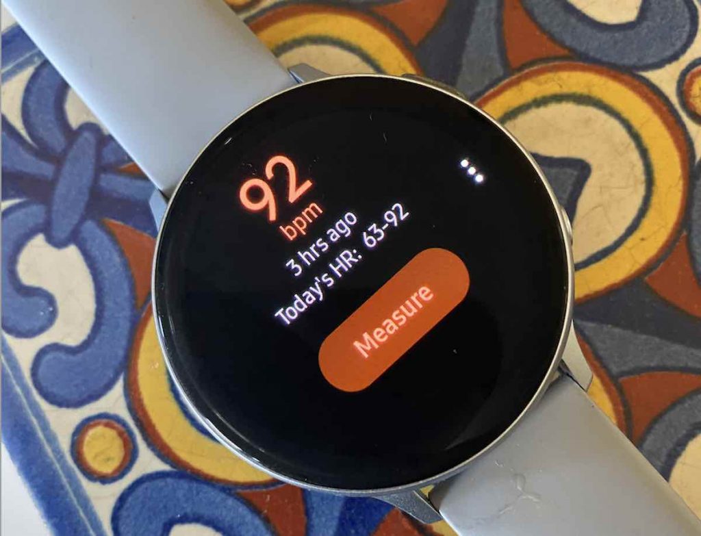 Continuous Heart Rate monitoring on Samsung Galaxy Watch vs Apple Watch ...