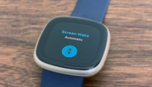 How to change the stats showing on your Fitbit's clock face ...