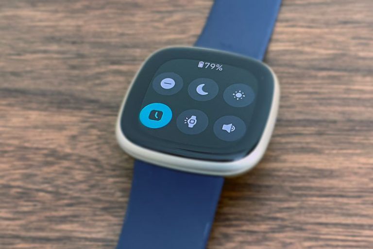 Fitbit doesn't turn on clock when you tap it? Screen wake not working ...