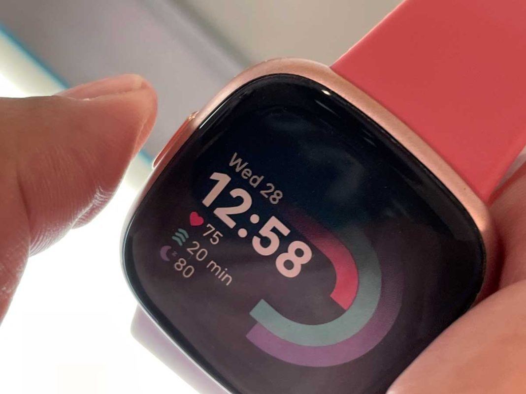 Fitbit side button not working or stuck? Steps to fix it - MyHealthyApple