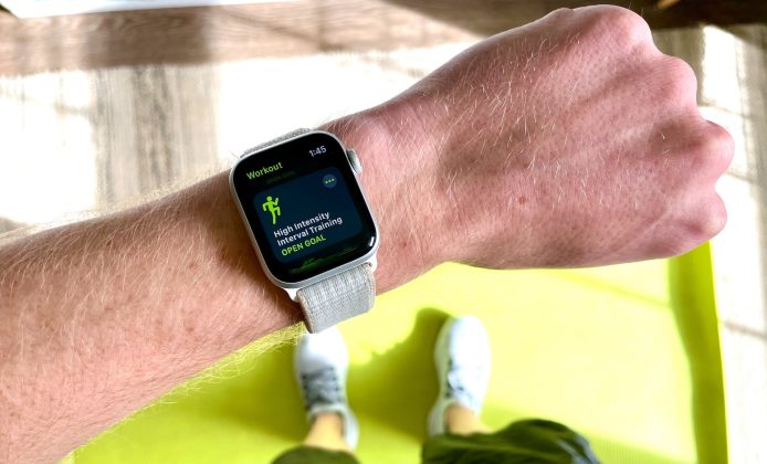 How to see your step count on Apple Watch face with just a glance (like ...
